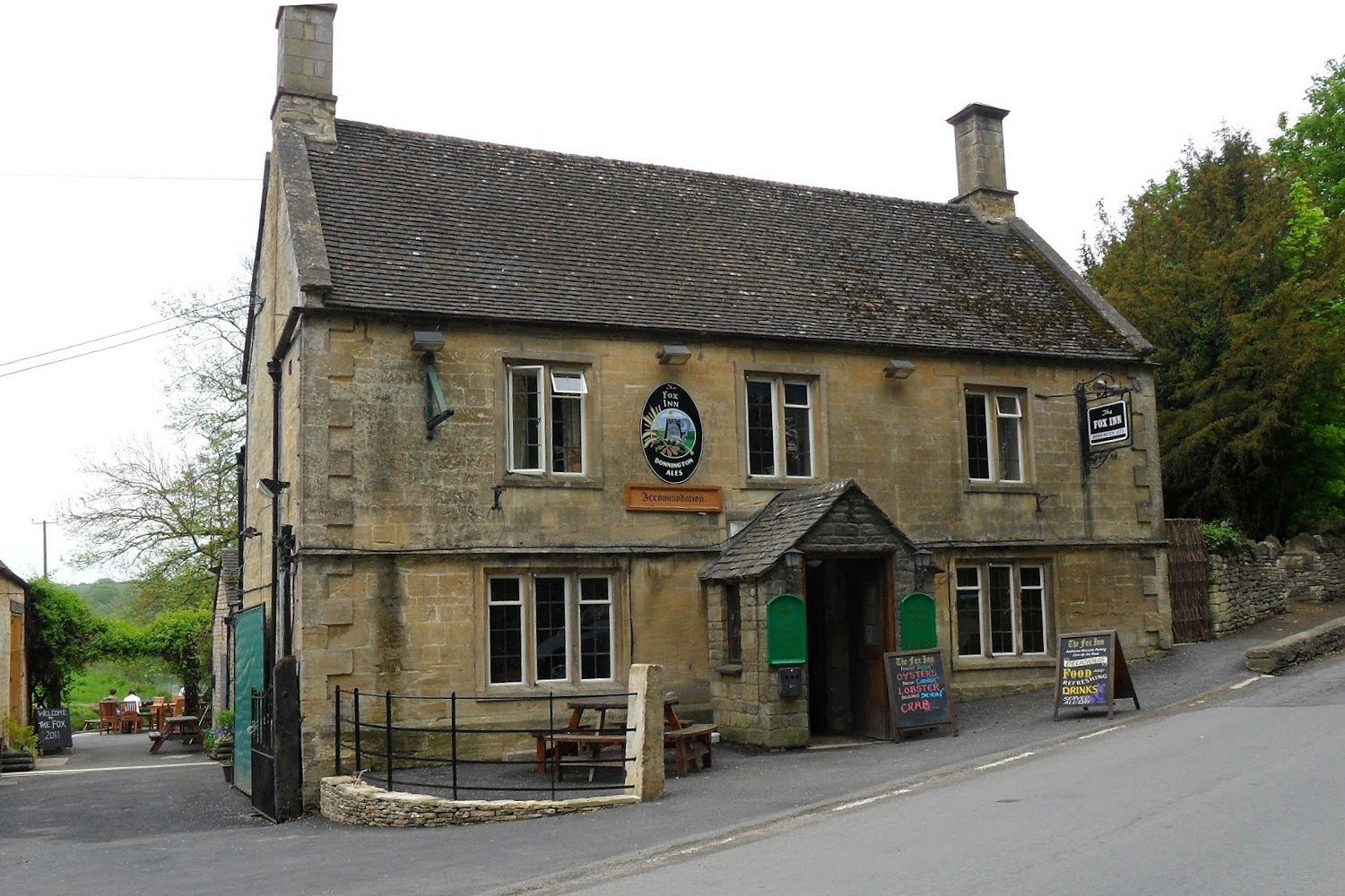 The Fox Inn, Great Barrington (R) – Donnington Brewery