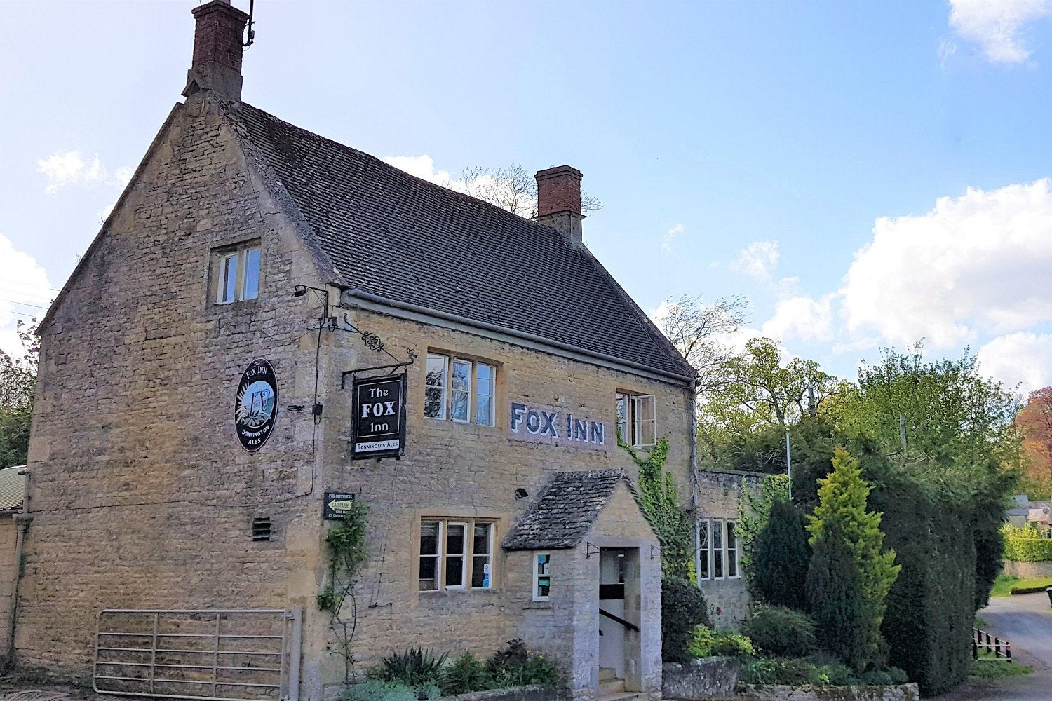 The Fox Inn, Broadwell – Donnington Brewery